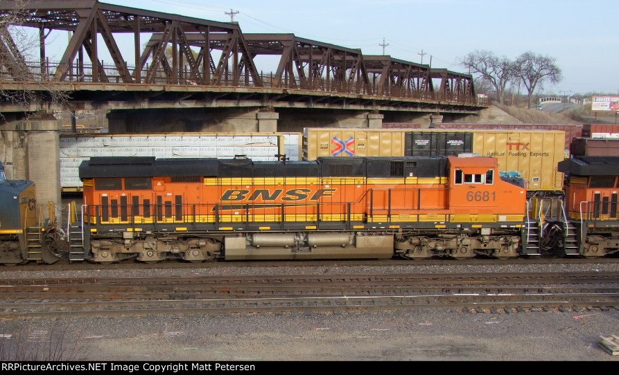 BNSF 6681